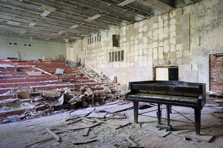 Requiem for pianos, photography by Romain Thiery - Ego - AlterEgo