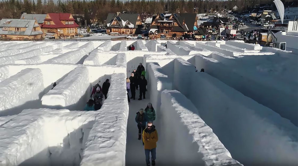 Snowlandia – World’s largest snow labyrinth opens in Poland - Ego ...